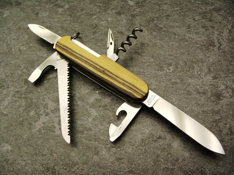 SAK-Mod: Royal White Ebony Camper | Chris Custom Works