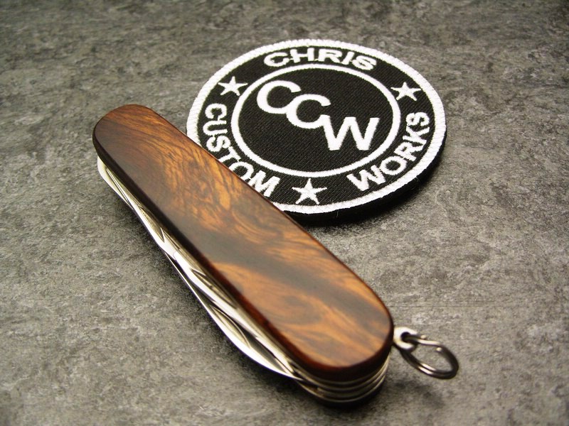 SAK-Mod: Camper mit Wüsteneisenholz | Chris Custom Works