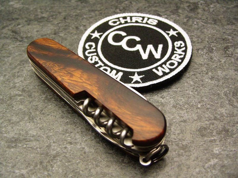SAK-Mod: Camper mit Wüsteneisenholz | Chris Custom Works