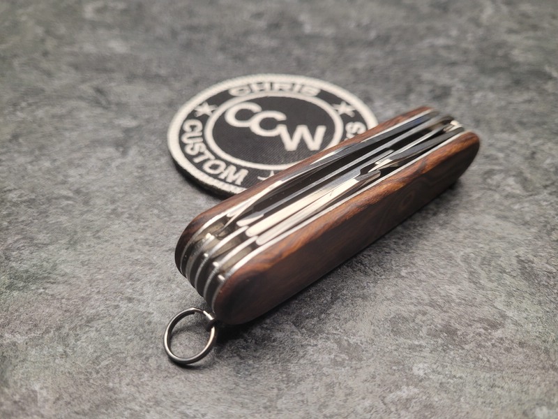 Chris Custom Works | SAK-Customs, knives & product photography